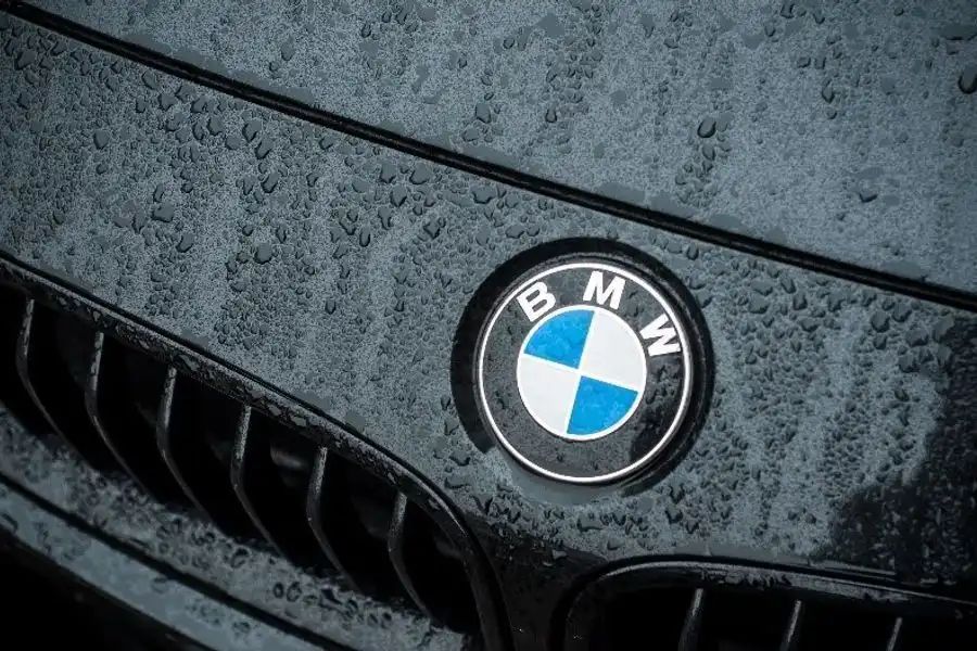 Historia BMW - marka, która musiała zejść na ziemię. - samochody.pl