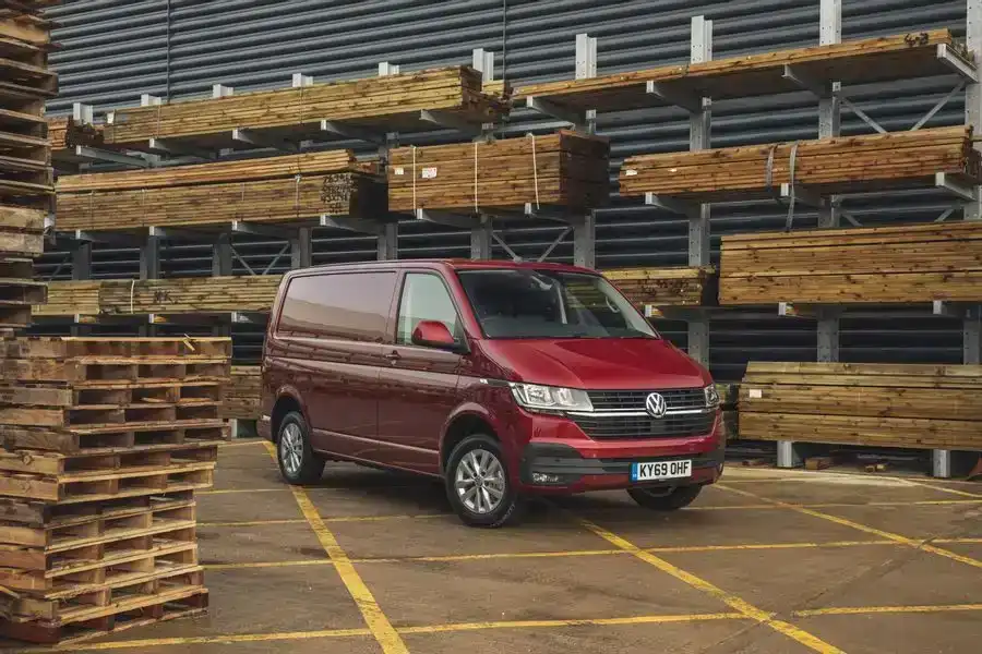 Jakie są wymiary, dane techniczne, spalanie oraz ceny Volkswagen Transporter - samochody.pl