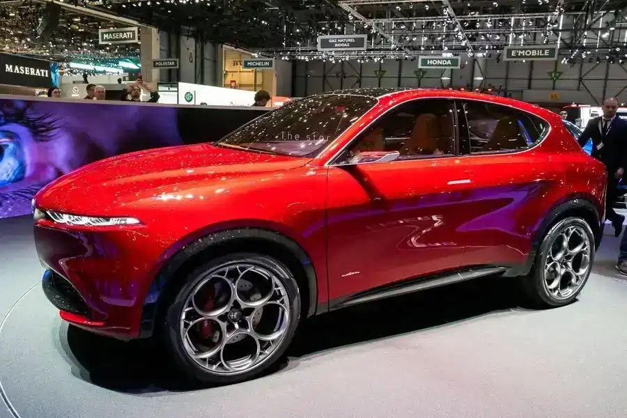 Nowa Alfa Romeo Tonale 2022 - samochody.pl